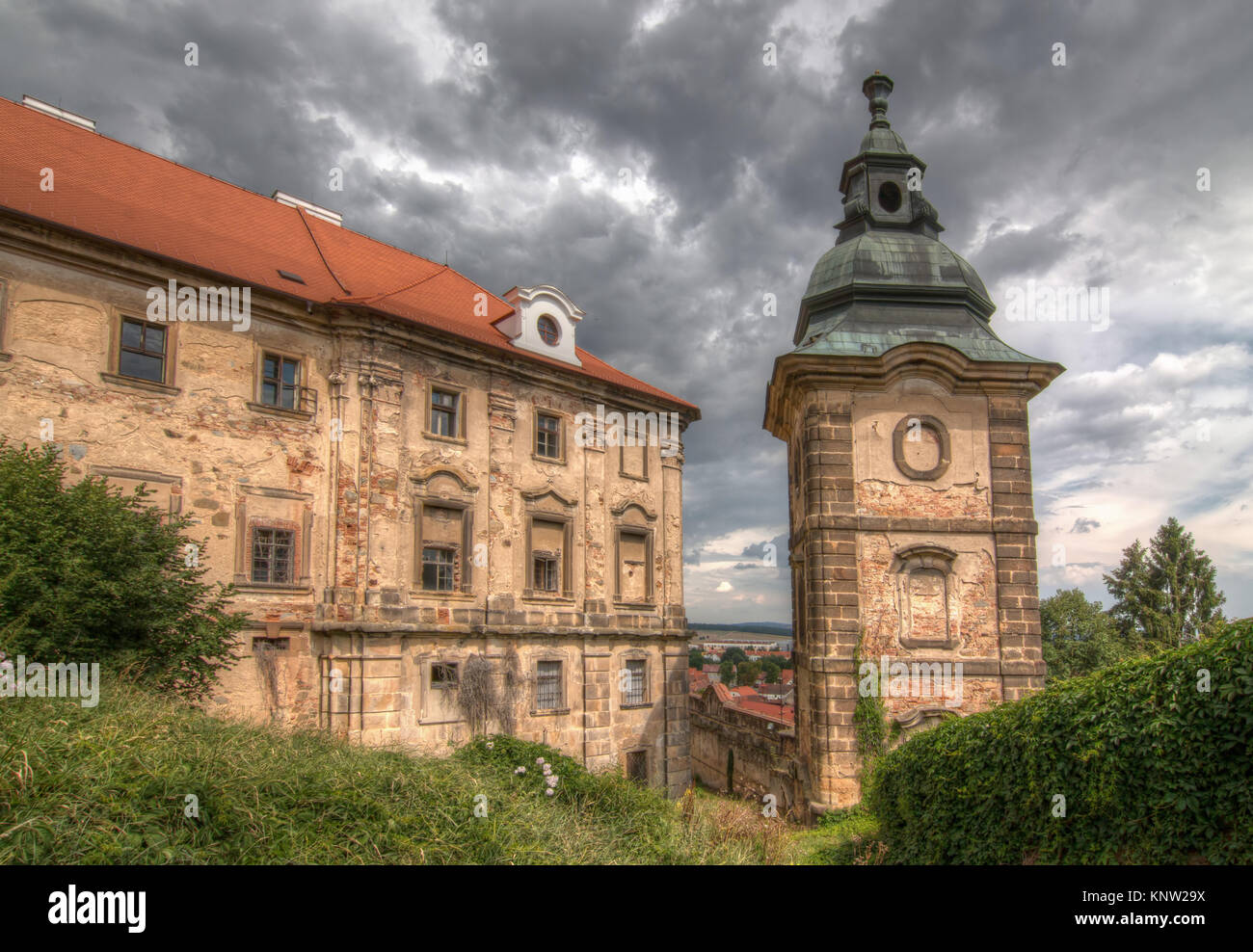Medieval nunnery hi-res stock photography and images - Alamy