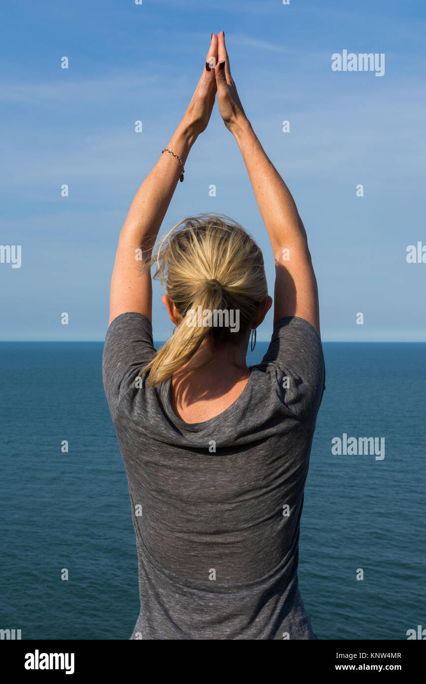 Woman Posing Ocean Water Horizon Diving Arms Stock Photo - Alamy