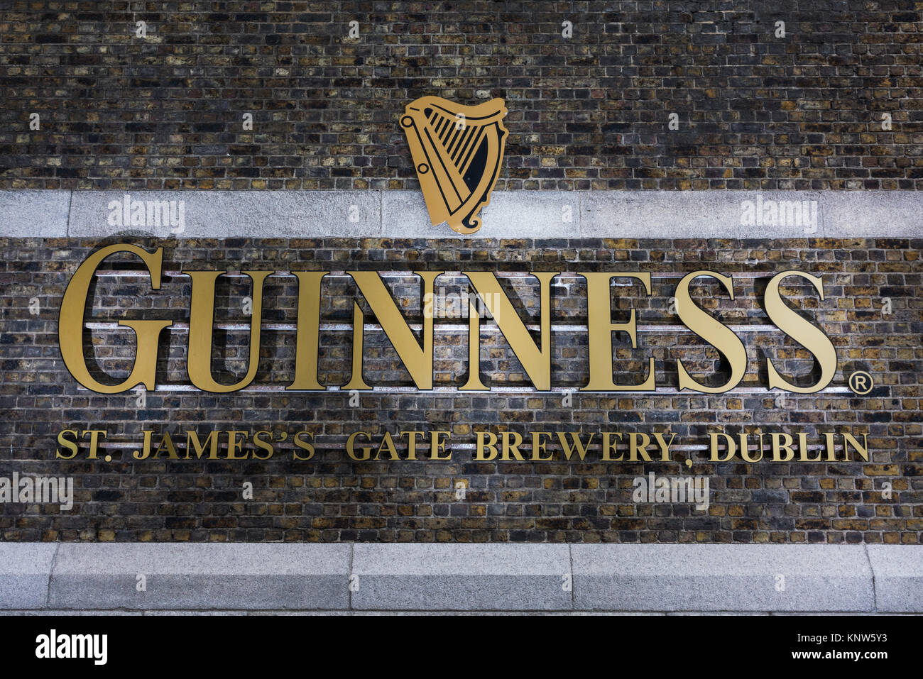 Guiness logo hi-res stock photography and images - Alamy