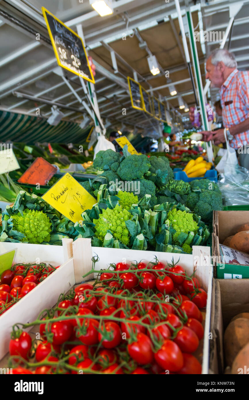 Public Food Market Row Inventory Front Stock Photo - Alamy