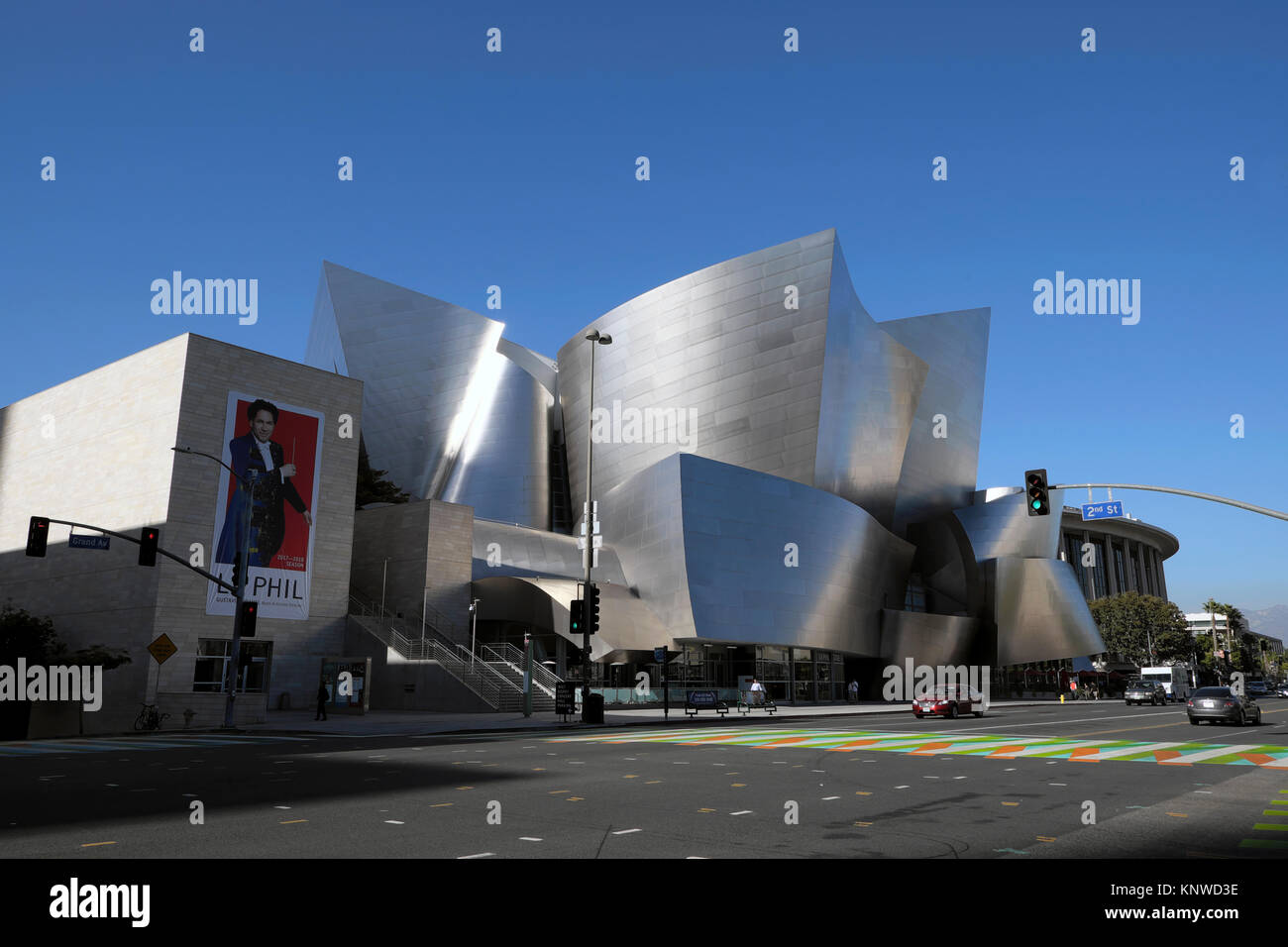 Walt Disney Concert Centre building on Grand Avenue in downtown Los ...