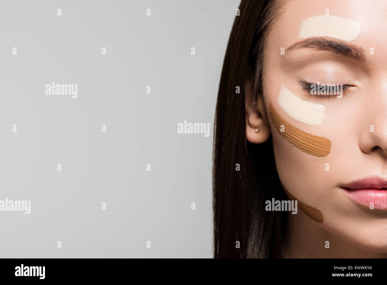 woman with tonal foundation on face Stock Photo - Alamy