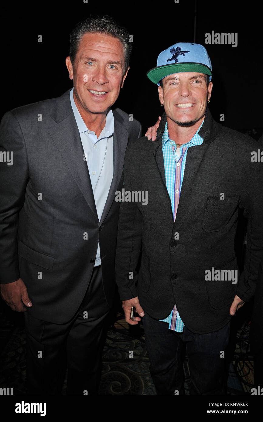 HOLLYWOOD FL - NOVEMBER 13: Robert Van Winkle aka Vanilla Ice performs ...