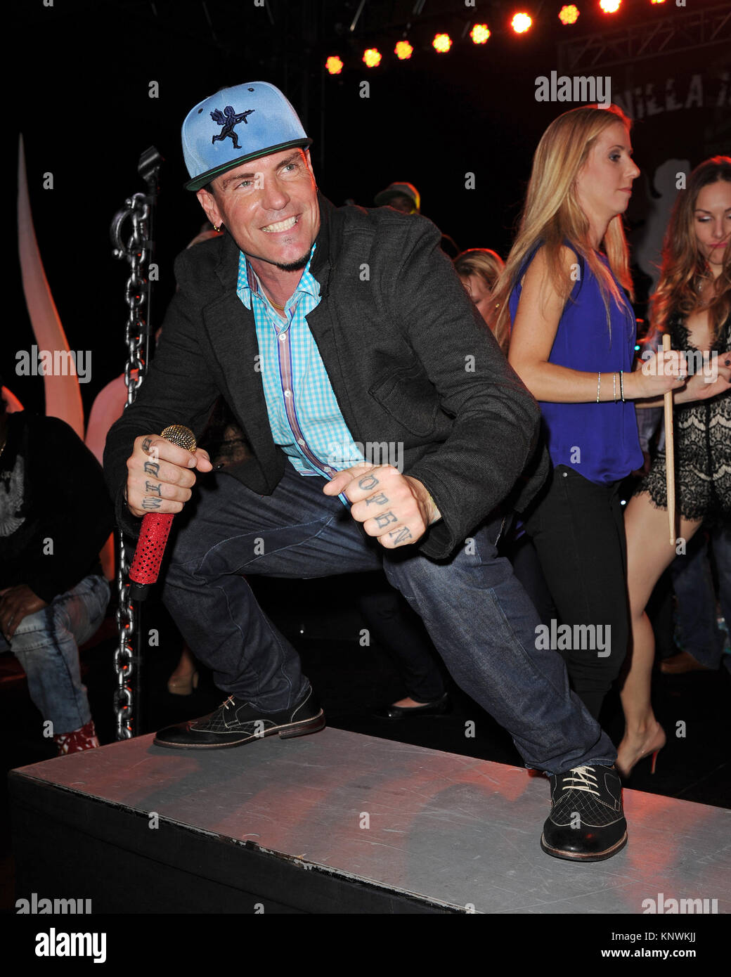 HOLLYWOOD FL - NOVEMBER 13: Robert Van Winkle aka Vanilla Ice performs ...