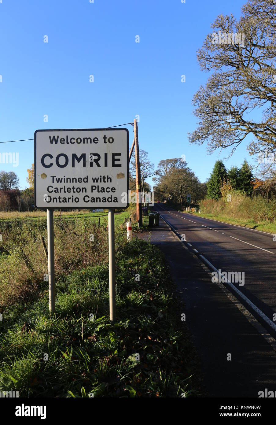 Welcome to Comrie sign Scotland November 2017 Stock Photo - Alamy