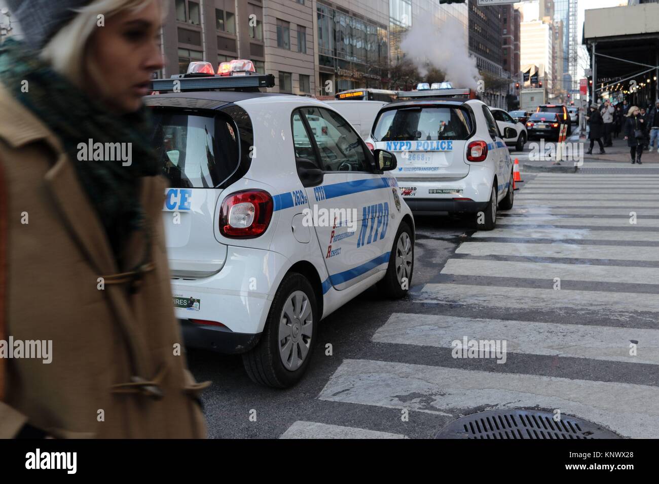 New York, NY, US. 12th. Dec, 2017. NYPD personnel on crowd control duty ...