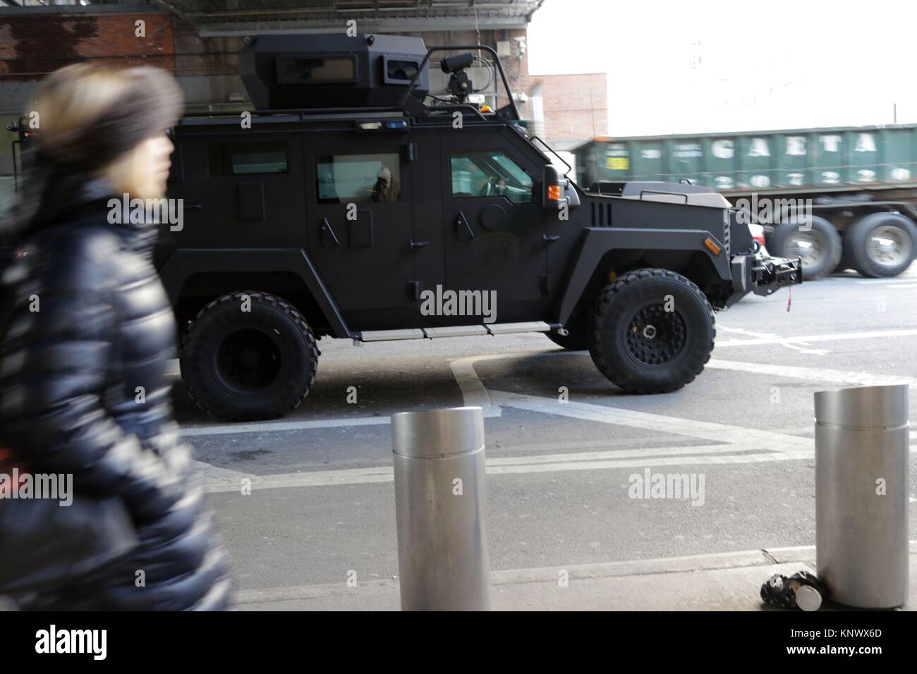 New York, NY, US. 12th. Dec, 2017. NYPD personnel on crowd control duty ...