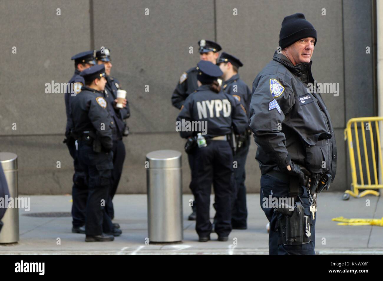 New York, NY, US. 12th. Dec, 2017. NYPD personnel on crowd control duty ...