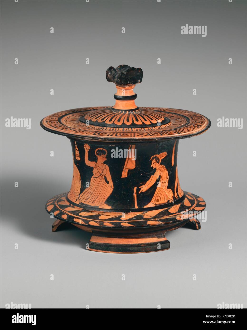 Terracotta pyxis hi-res stock photography and images - Alamy