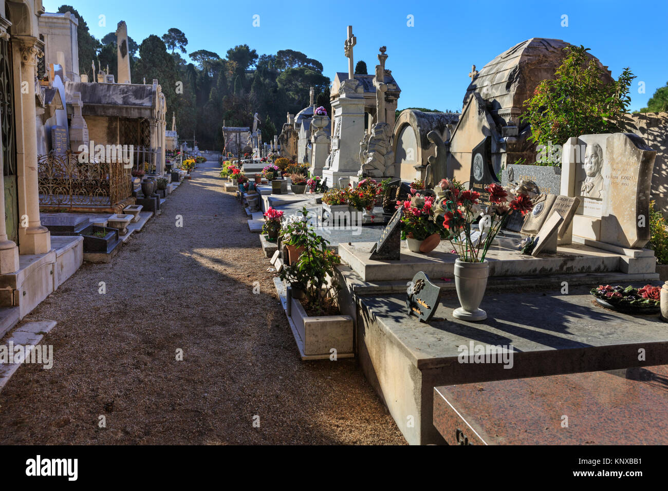 Nice cemetery hi-res stock photography and images - Alamy