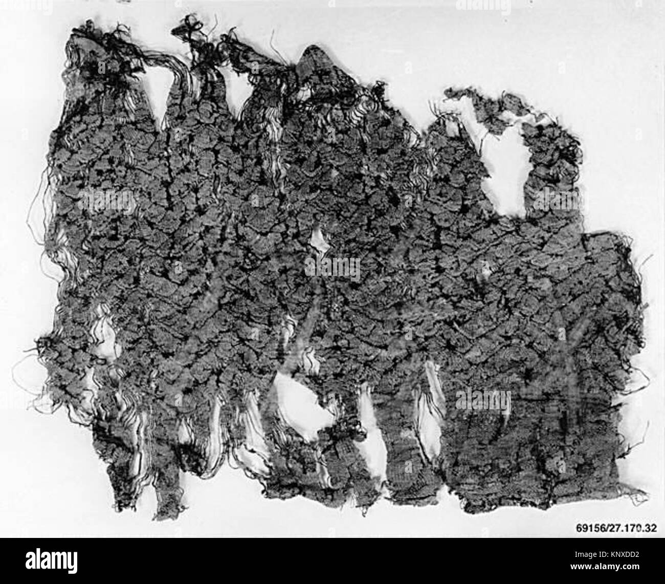 This MET textile fragment (69156) is a 12th-century Egyptian silk piece ...