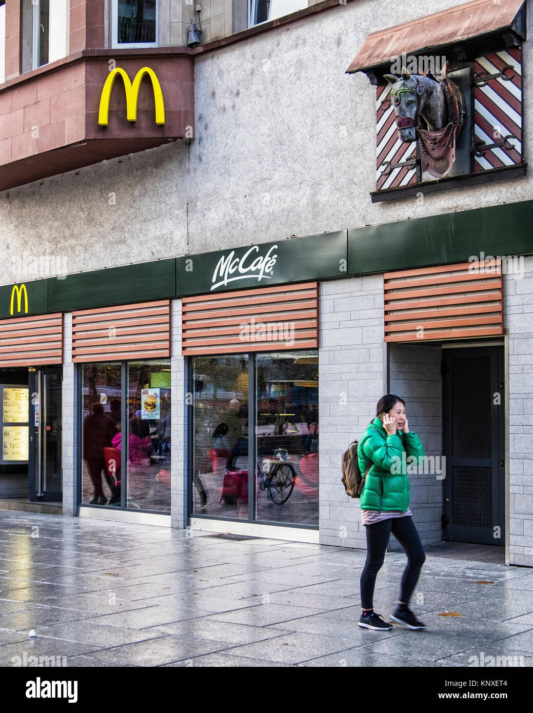 Mcdonald's old logo hi-res stock photography and images - Alamy