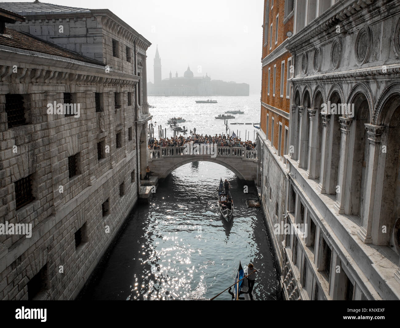 Bridge sighs canal view hi-res stock photography and images - Alamy