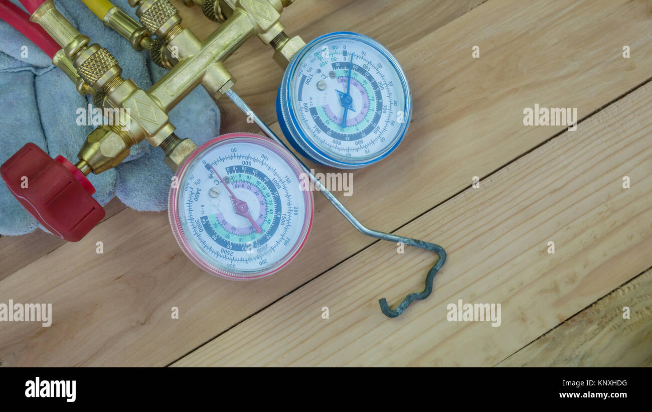 manometers measuring equipment for filling air conditioners Stock Photo ...