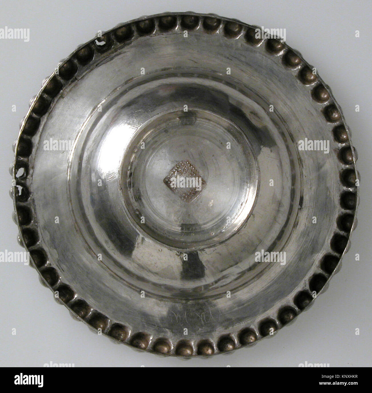 Beaded rim hi-res stock photography and images - Alamy