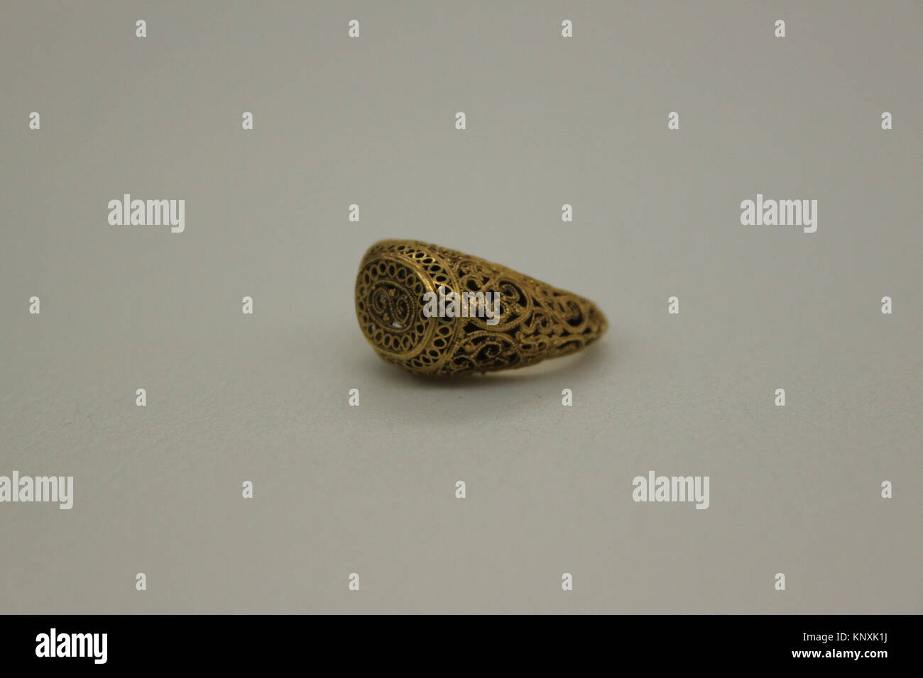 Filigree technique hi-res stock photography and images - Alamy