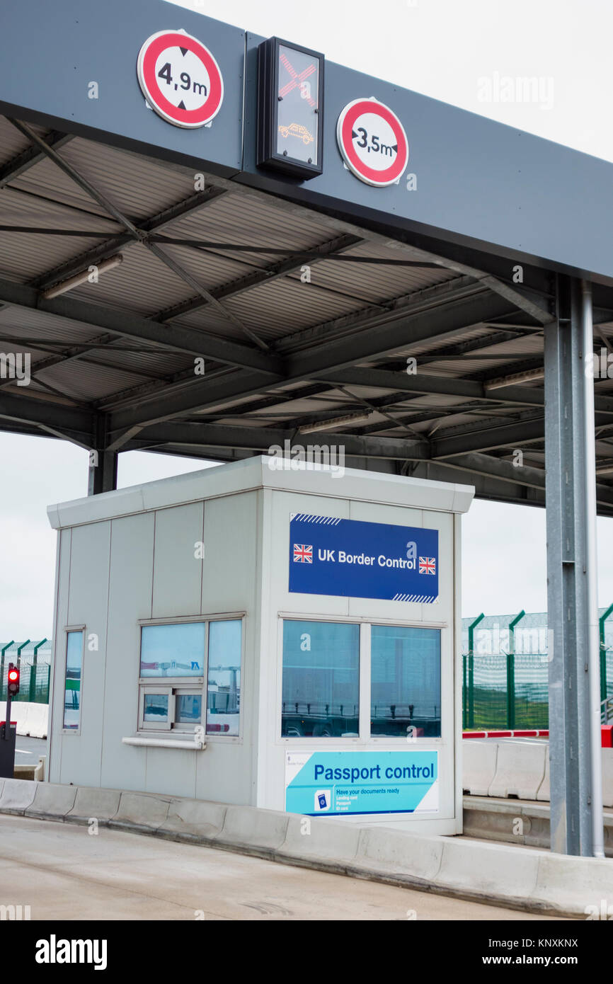 UK Border Control Stock Photo - Alamy
