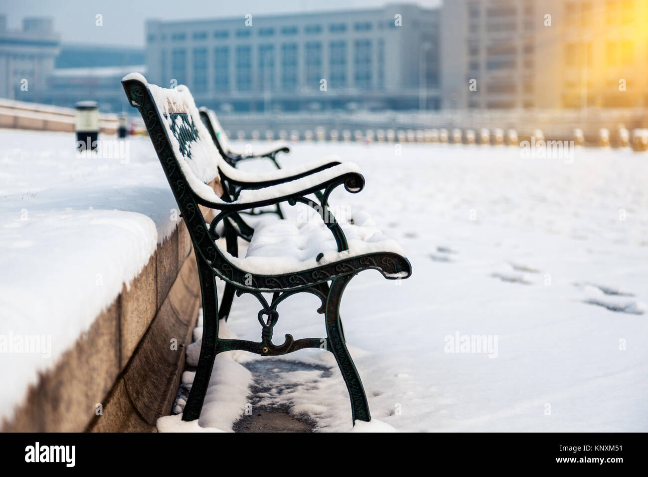 Empty bench sidewalk winter bench hi-res stock photography and images ...