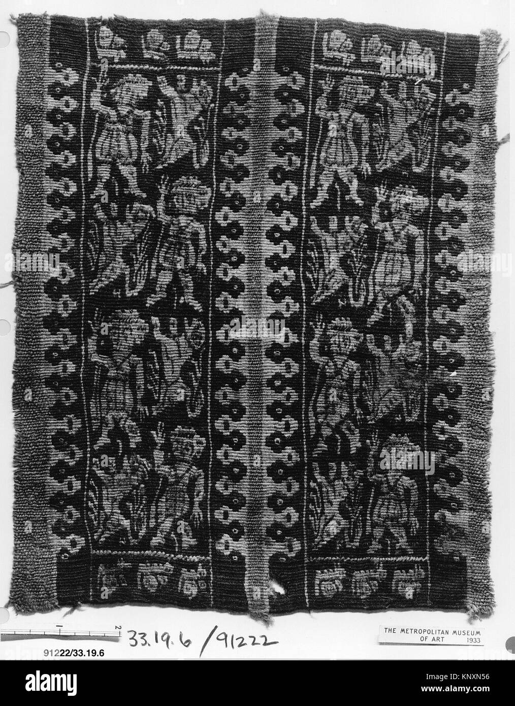 This MET textile fragment (91222) is a 4th–5th century Egyptian wool ...