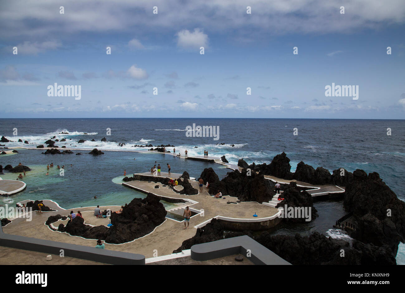Seaside rock pool hi-res stock photography and images - Alamy