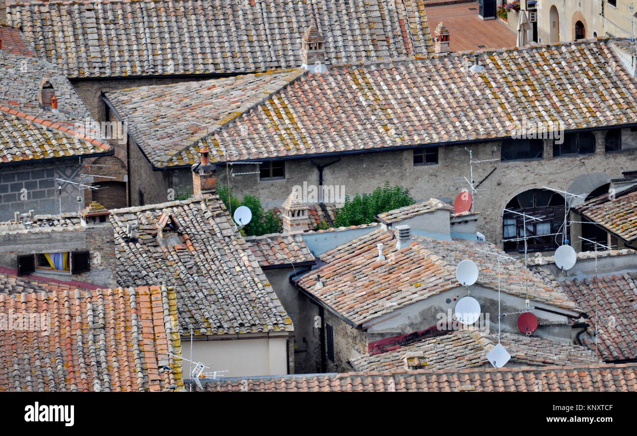 Old style rooftops and roof tiles in Italy Stock Photo - Alamy