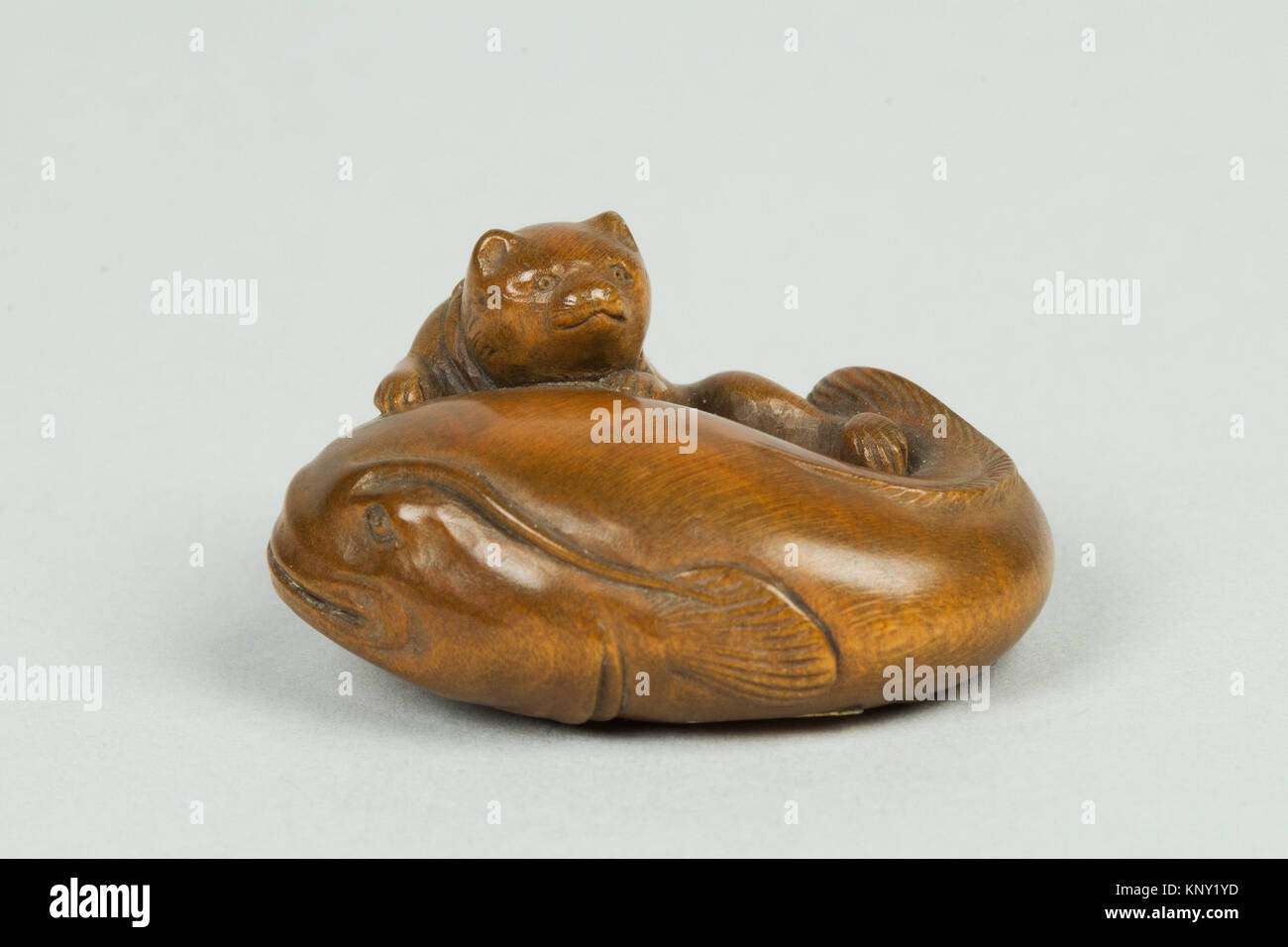 Netsuke cat hi-res stock photography and images - Alamy