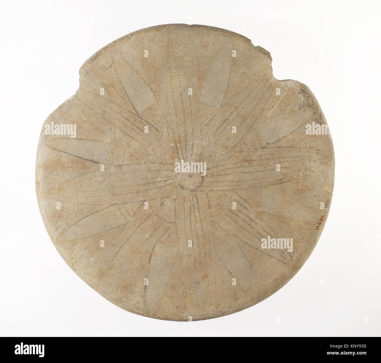 Disk-shaped Jar Lid MET 14.6.85 549563 Stock Photo - Alamy