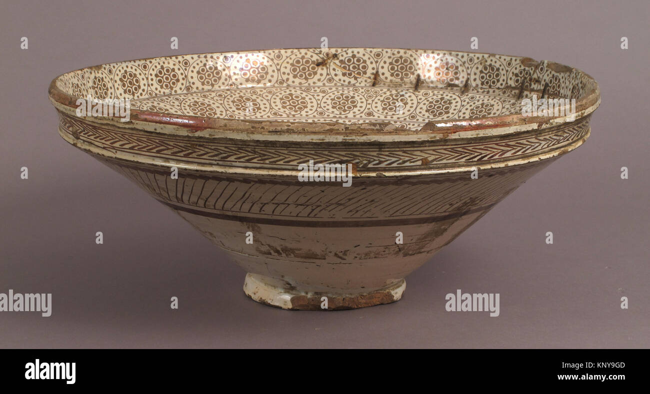 Bowl MET sf94-4-361s3 468990 Stock Photo - Alamy