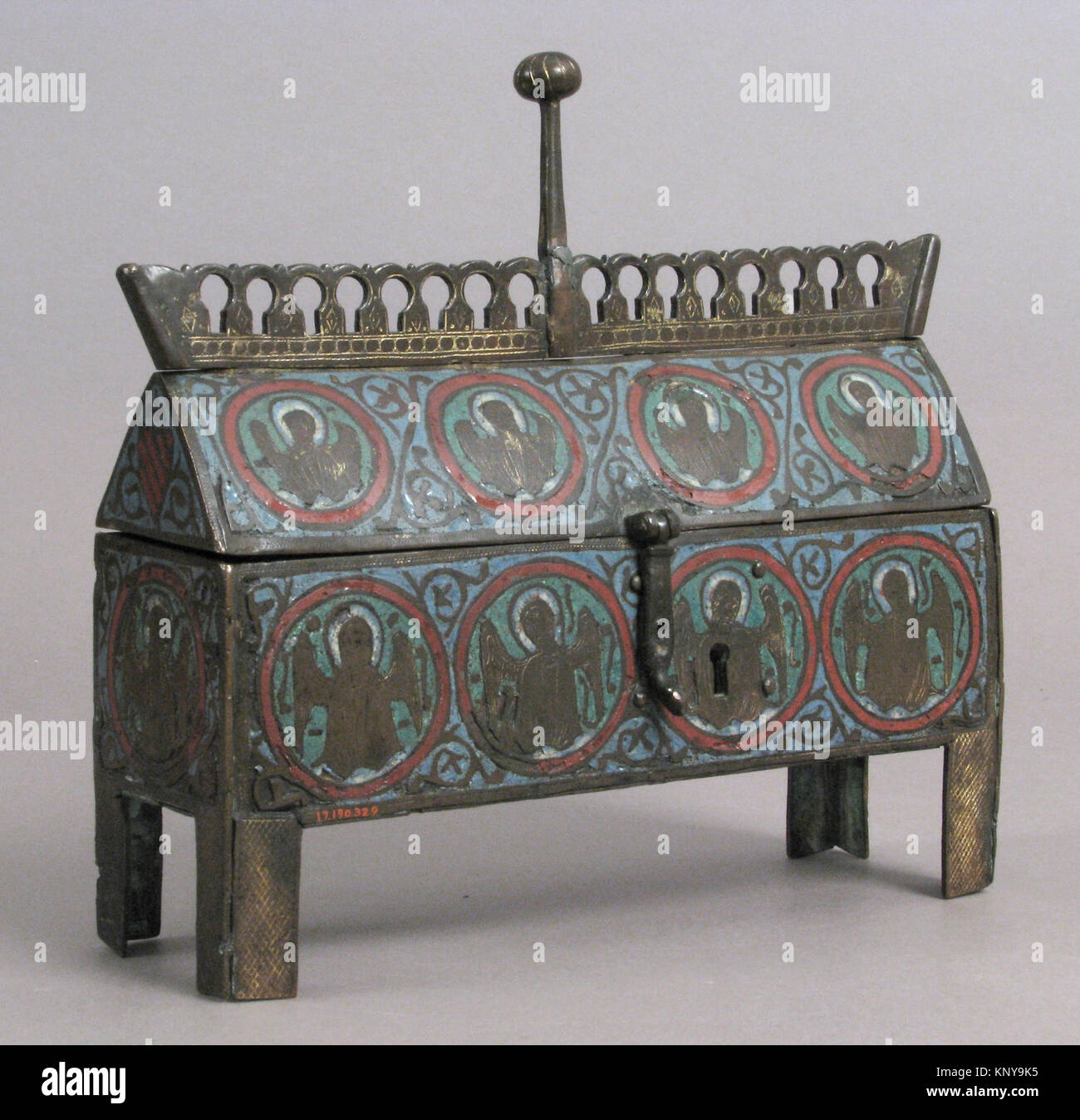 15 9 x 19 5 cm hi-res stock photography and images - Alamy