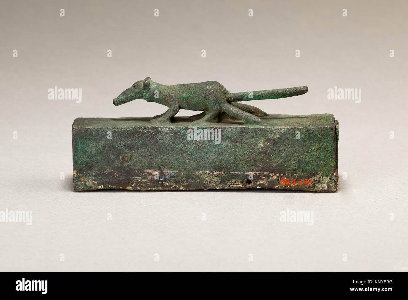 Ancient egyptian box animal hi-res stock photography and images - Alamy