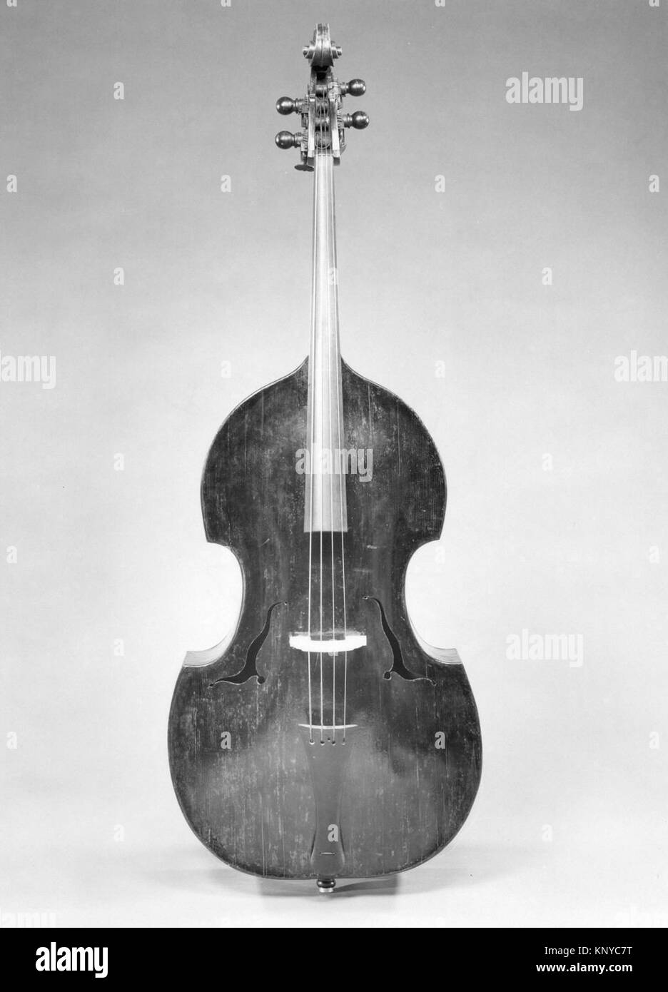 Arched bow Black and White Stock Photos & Images - Alamy