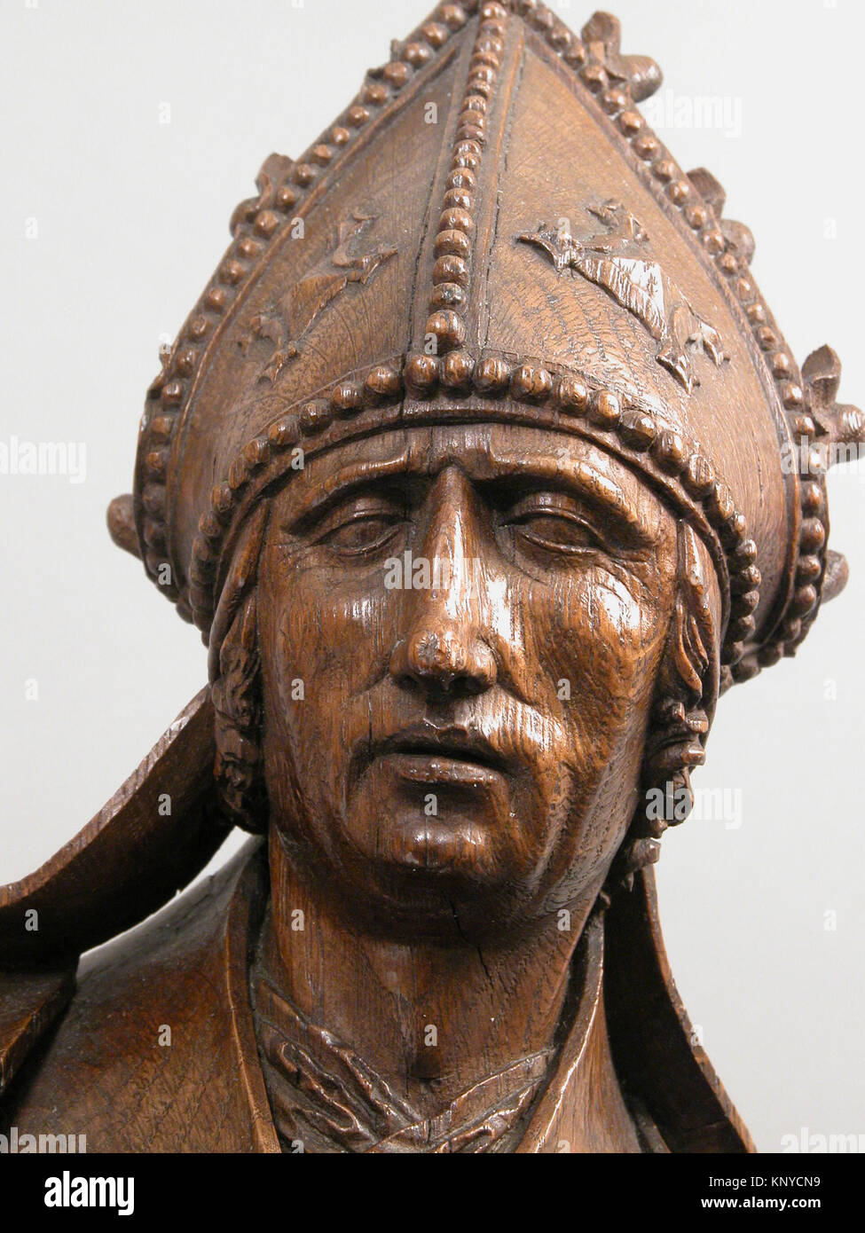 Sculpture made of oak wood hi-res stock photography and images - Alamy