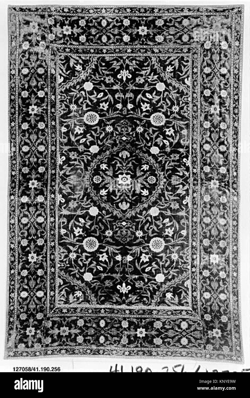 Medallion carpet hi-res stock photography and images - Alamy