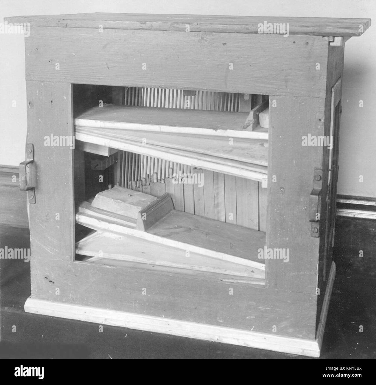 Chest Organ MET MUS1165B 505725 Stock Photo - Alamy