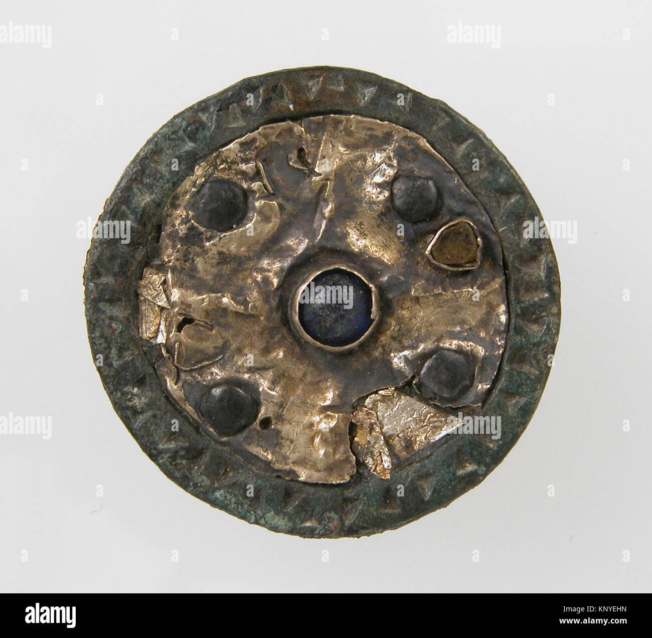 Disk Brooch MET sf17-191-160s1 464854 Frankish, Disk Brooch, 7th ...
