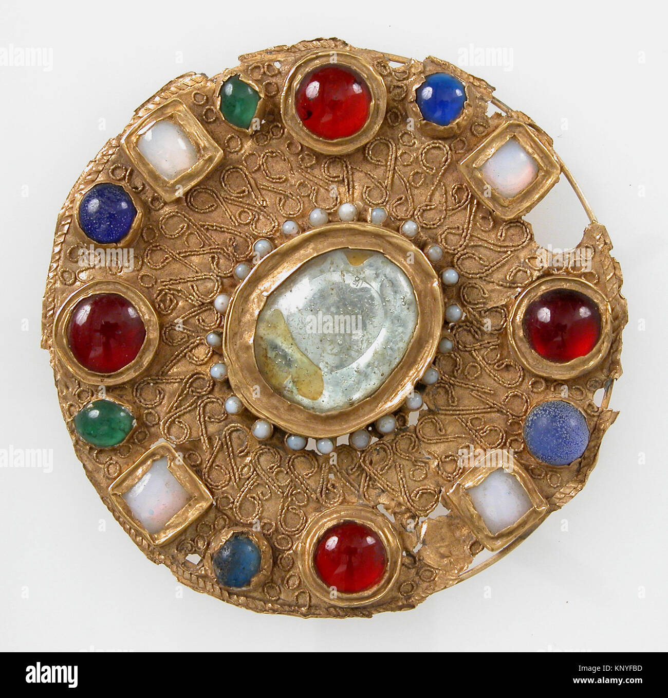 Disk Brooch MET sf17-191-28s1 464987 Frankish, Disk Brooch, 7th century ...