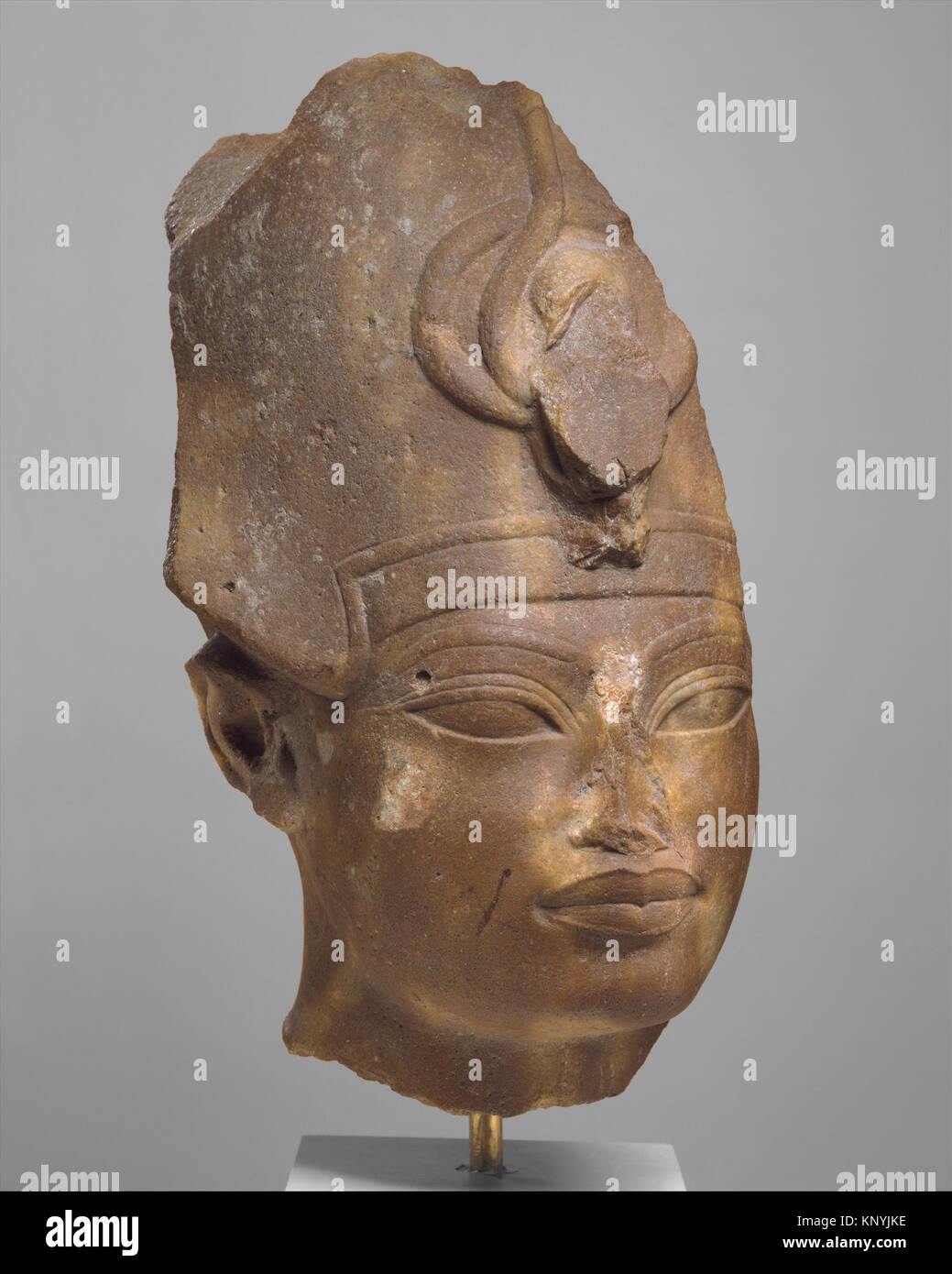 Depiction of Pharaoh Amenhotep III wearing the Blue Crown, showing ...