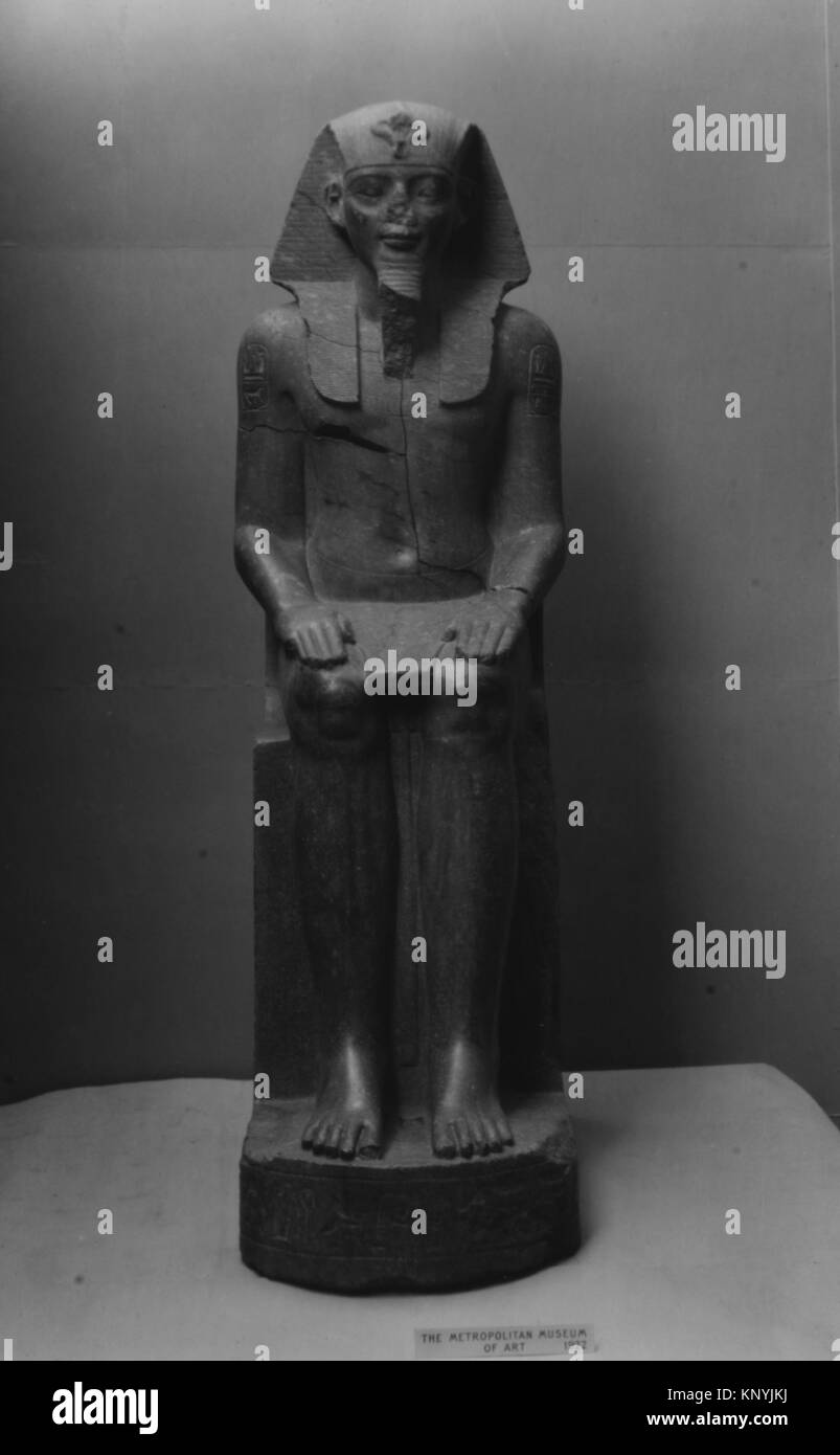 A historical illustration of the colossal statue of Amenhotep III ...