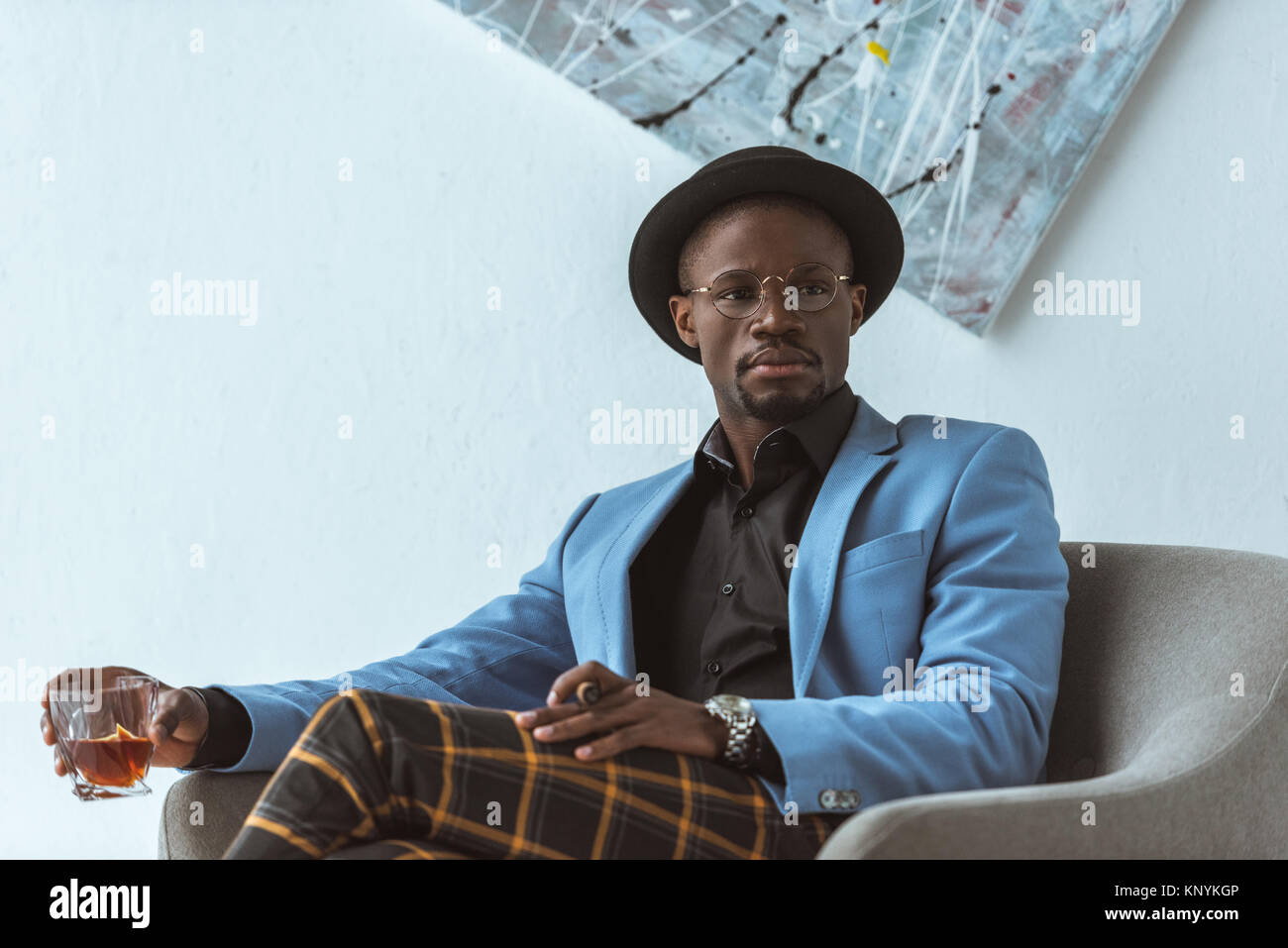 Man smoking cigar painting hi-res stock photography and images - Alamy