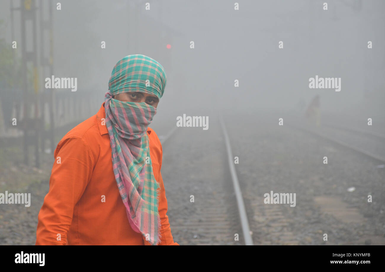 India air pollution train hi-res stock photography and images - Alamy