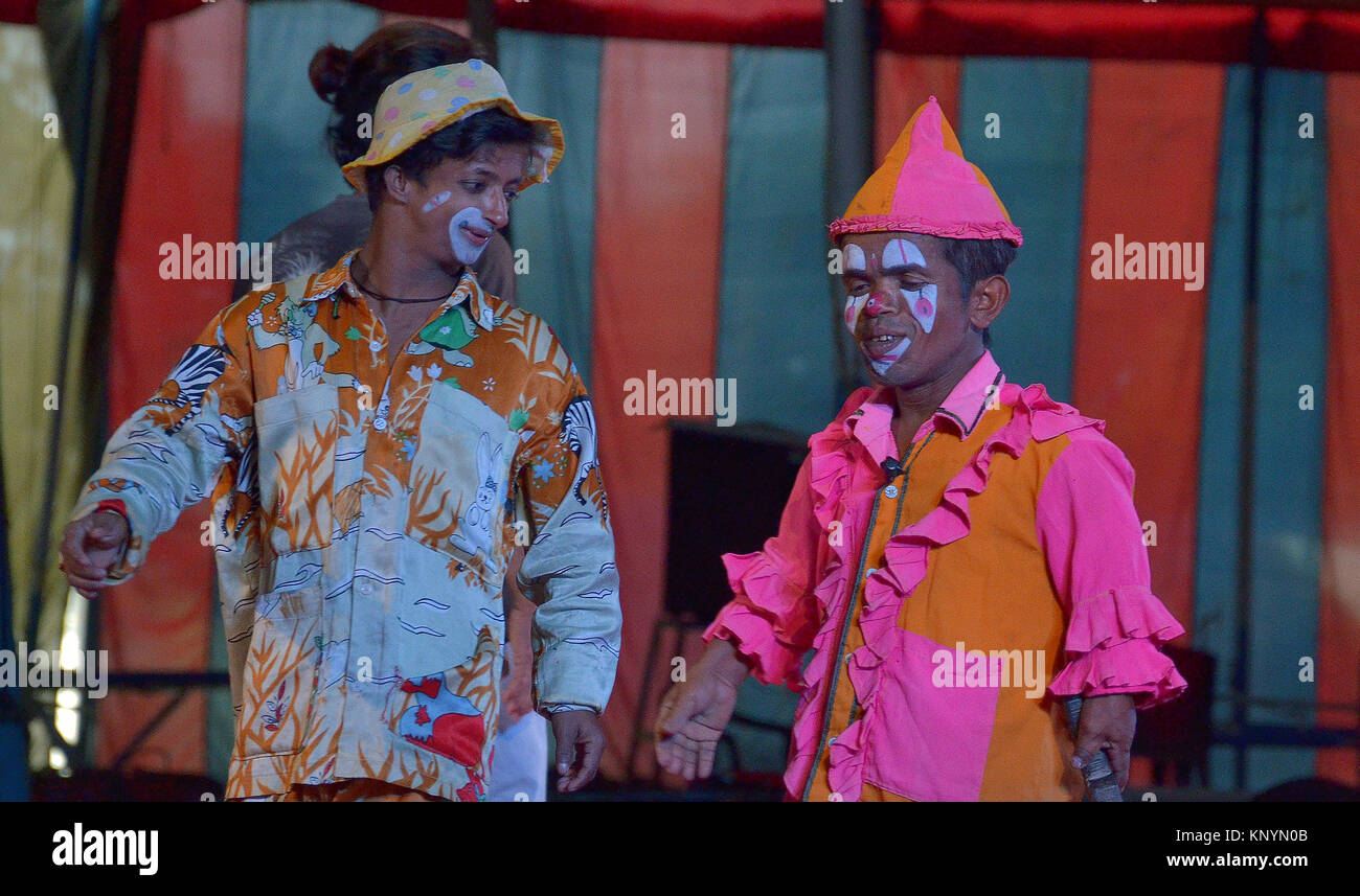 Kolkata, India. 12th Dec, 2017. Indian clowns are comic performers ...
