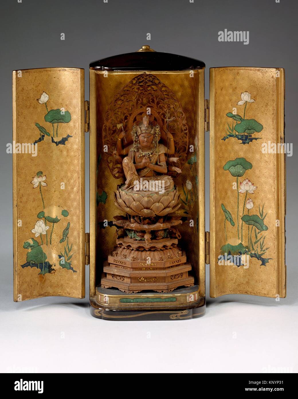 Portable sculpture hi-res stock photography and images - Alamy