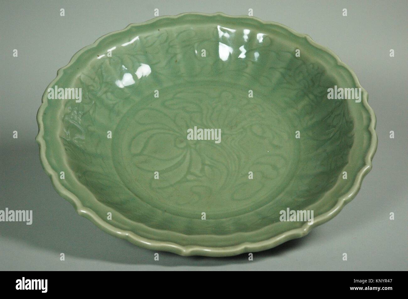 Ming plate hi-res stock photography and images - Alamy