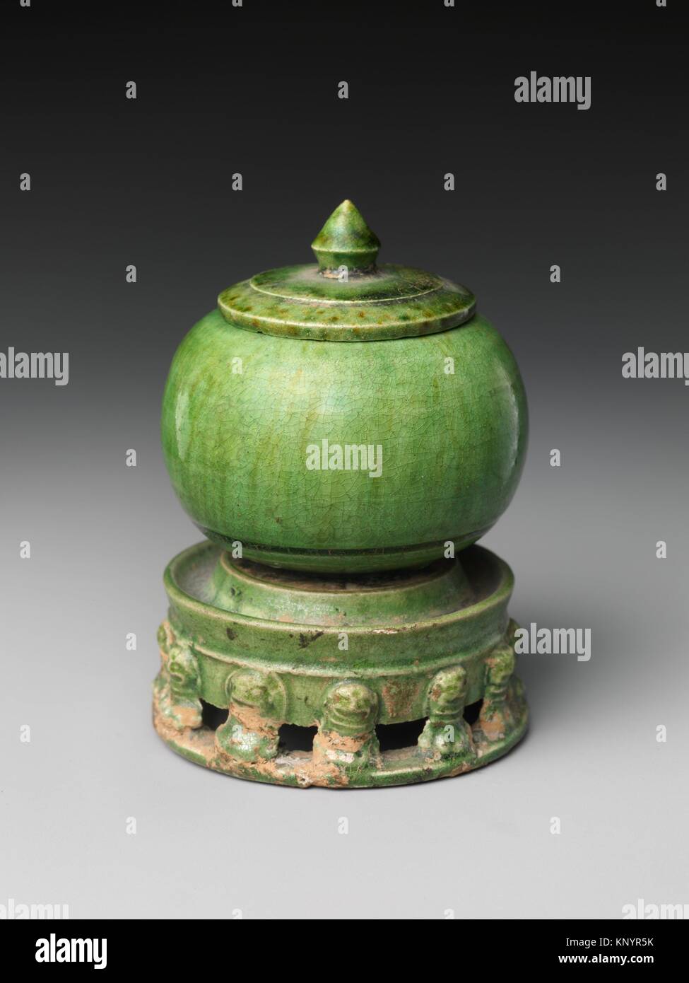 Tang dynasty ceramic hi-res stock photography and images - Alamy