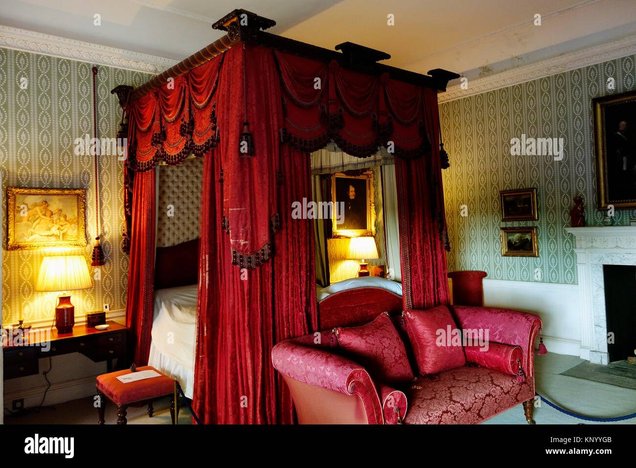 House and country interior and england hi-res stock photography and ...