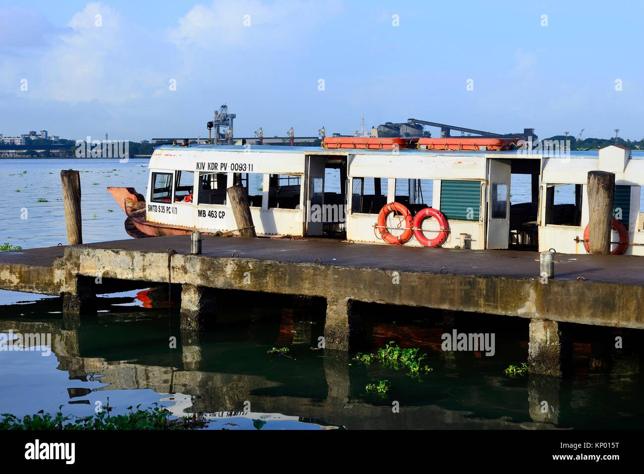 Boat jetty indian hi-res stock photography and images - Alamy