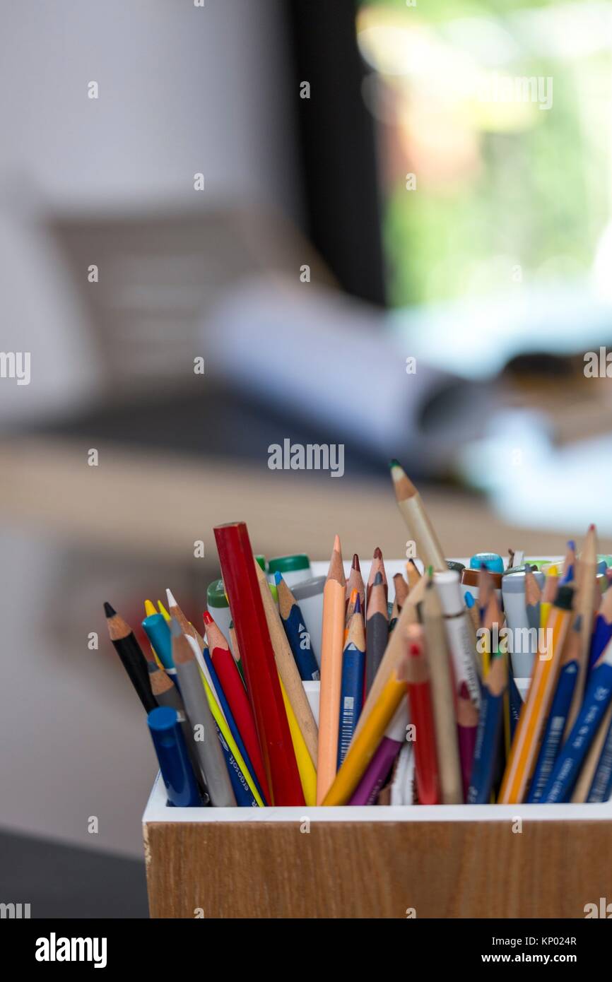 Pencil table colors hi-res stock photography and images - Alamy