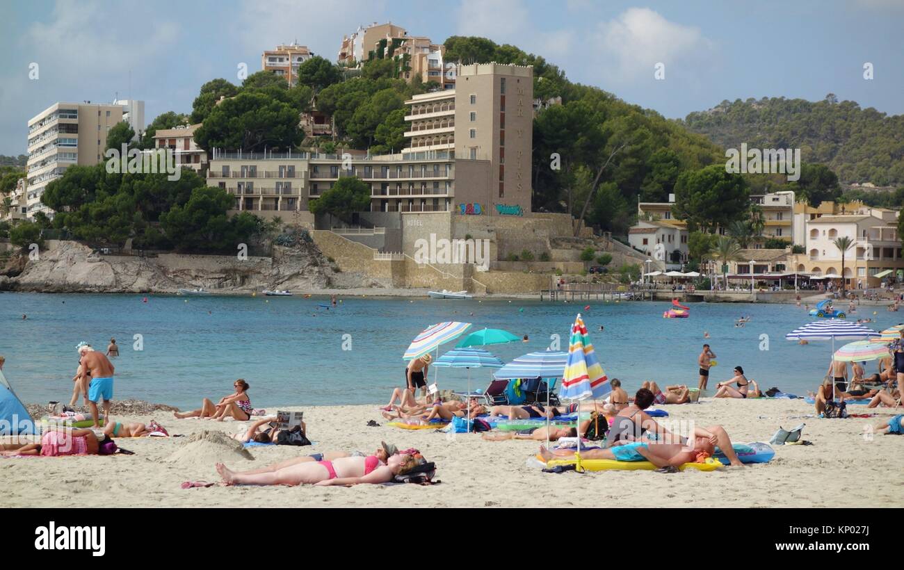 Europe tourism sunbathing hi-res stock photography and images - Alamy