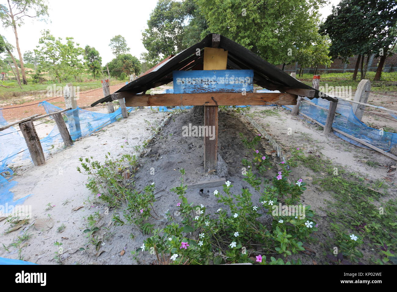 Pol pot cremation hi-res stock photography and images - Alamy