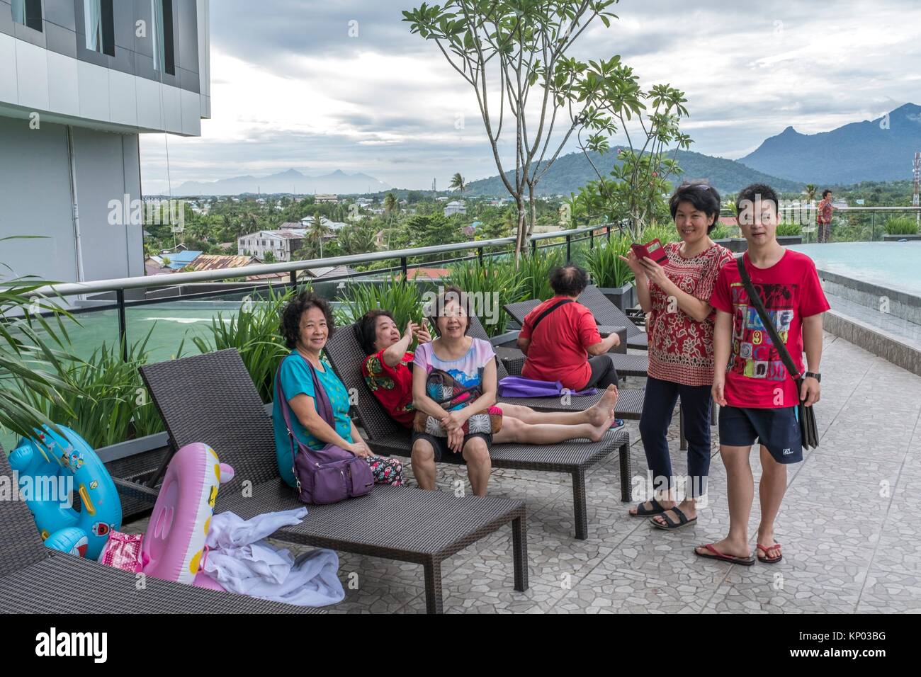 Poolside activity hi-res stock photography and images - Alamy